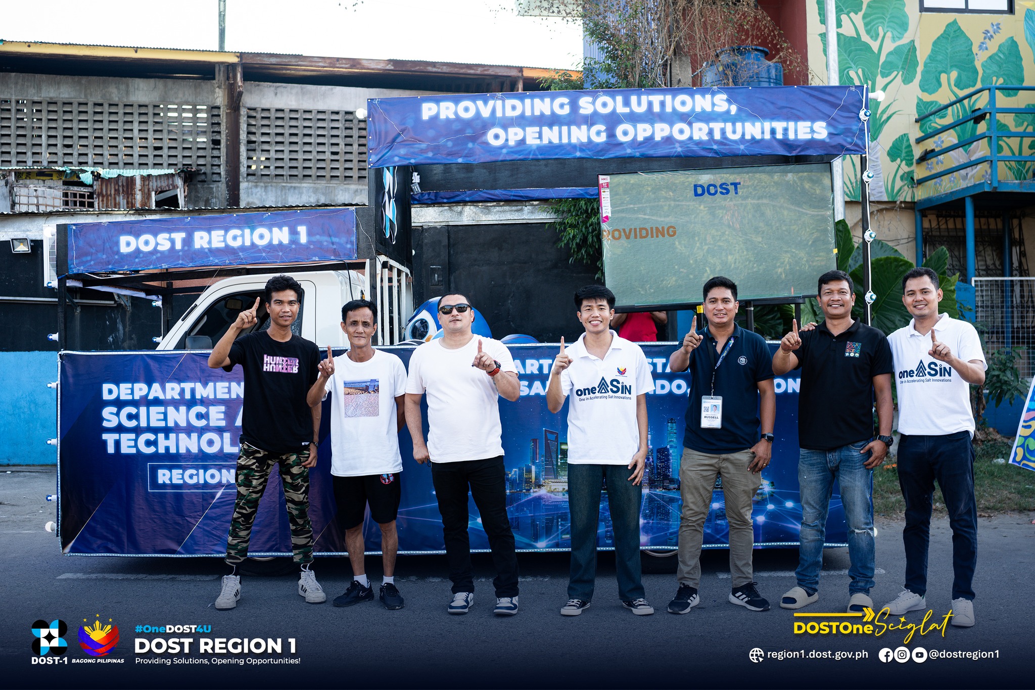 DOST Region 1's float and mascots dazzle crowd hype science at grand ...